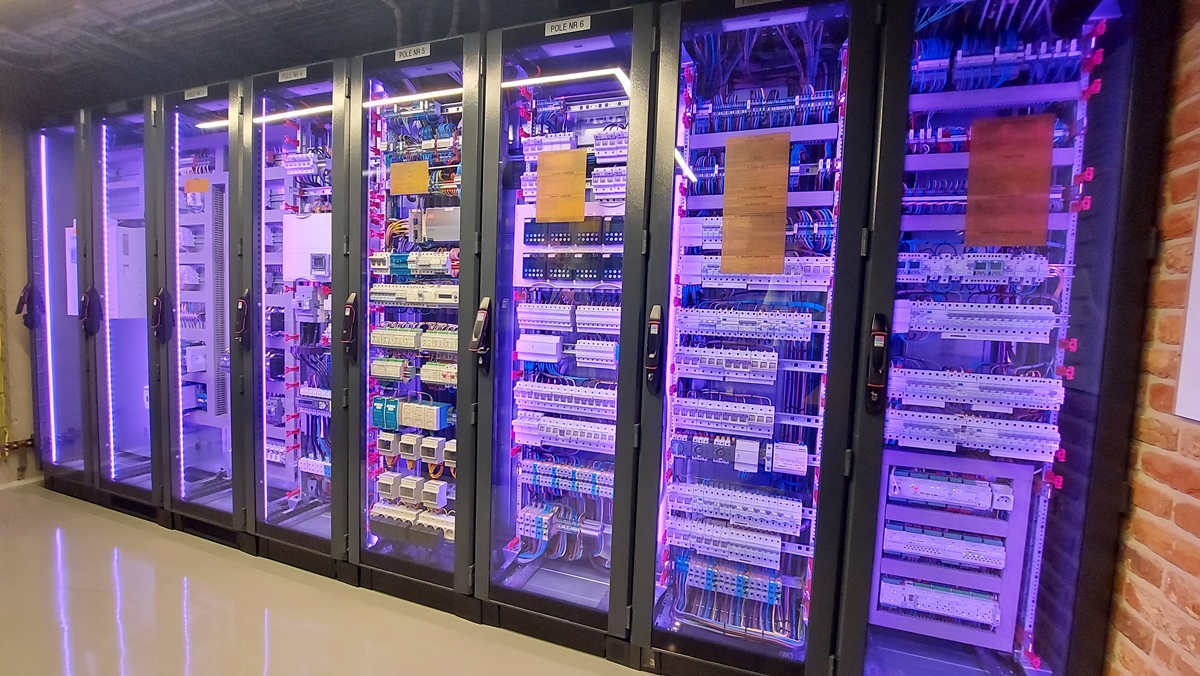 Control and management of the family residence and surrounding ...